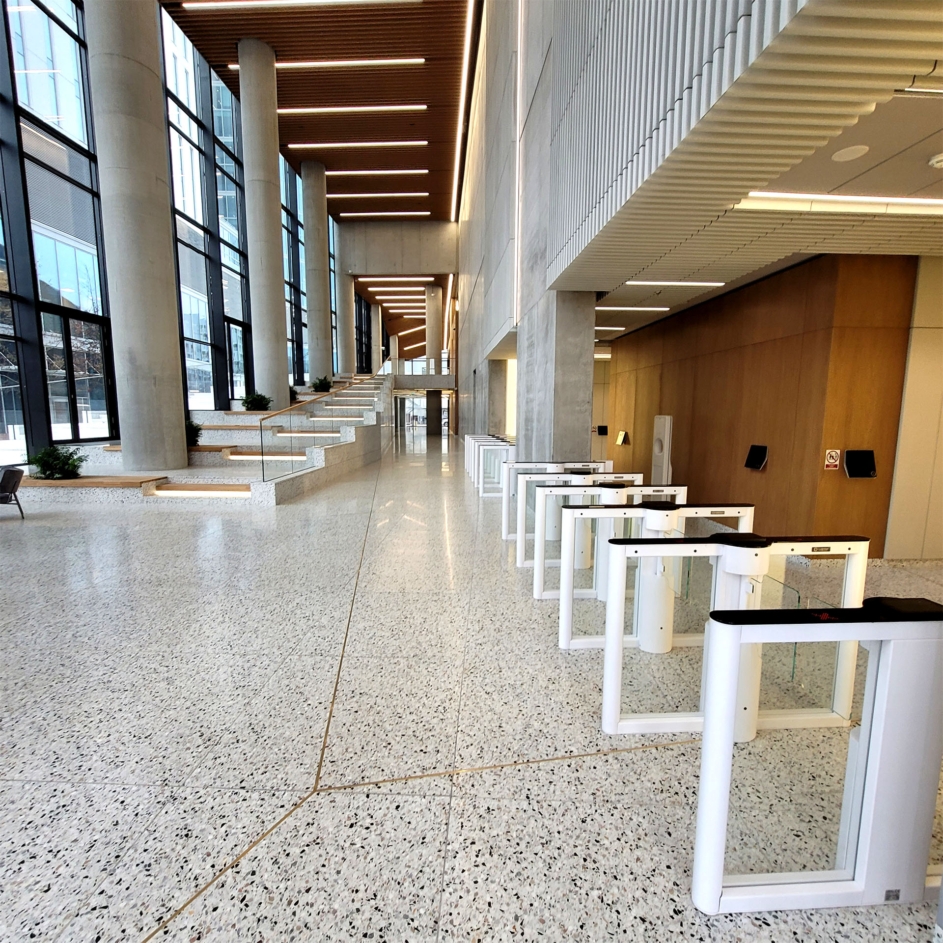 Interaccess references